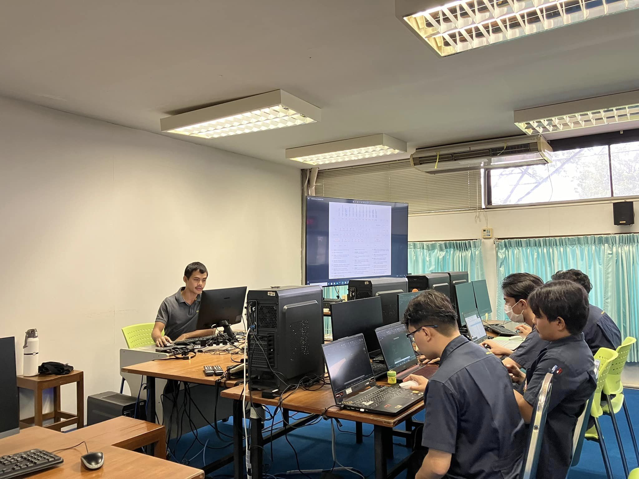 โครงการ IHPT "การเขียนแบบไฟฟ้าด้วยโปรแกรม AutoCAD พื้นฐาน" รอบที่ 1